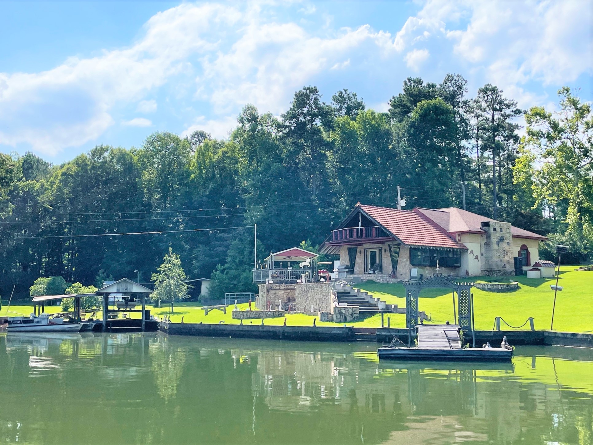 CRAFTSMAN STYLE BUNGALOW ON THE LAKE | Lake Harding Homes