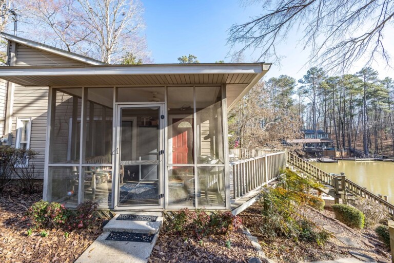 Lakehouse in Hamilton GA | Lake Harding Homes