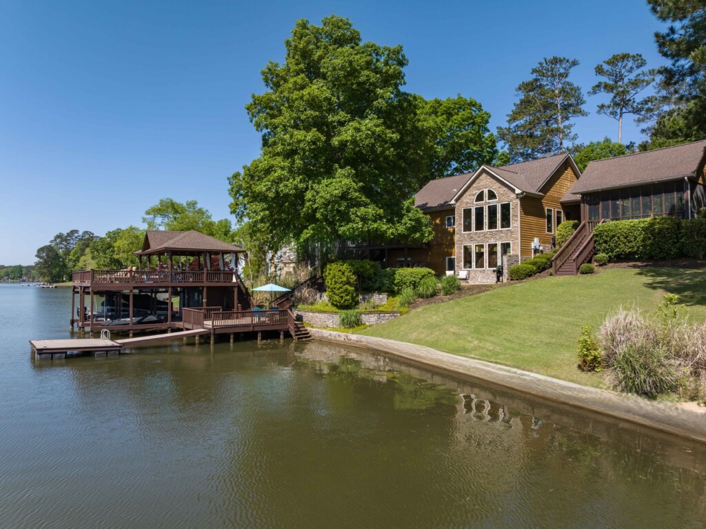 Stunning Custom Waterfront Home | Lake Harding Homes