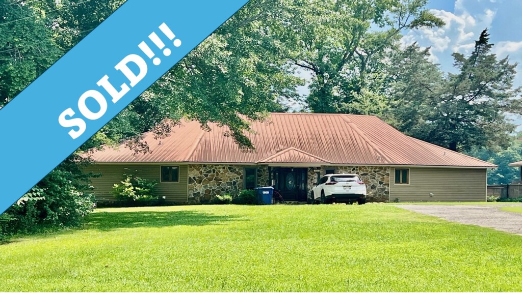 Deeded Lake Retreat SOLD!!! | Lake Harding Homes